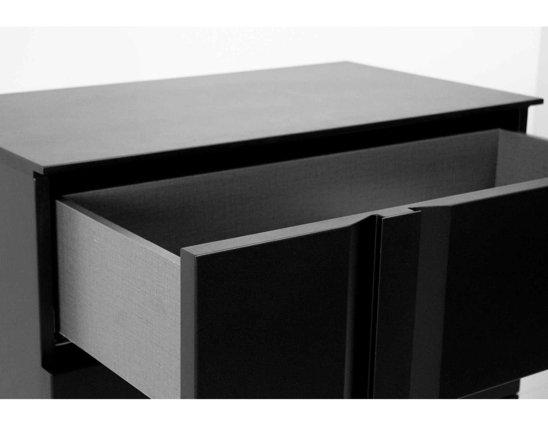 CARBON Night table in Black – Mobital Group